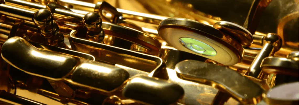 Szczegółowa budowa saksofonu: poznaj wszystkie elementy instrumentu
