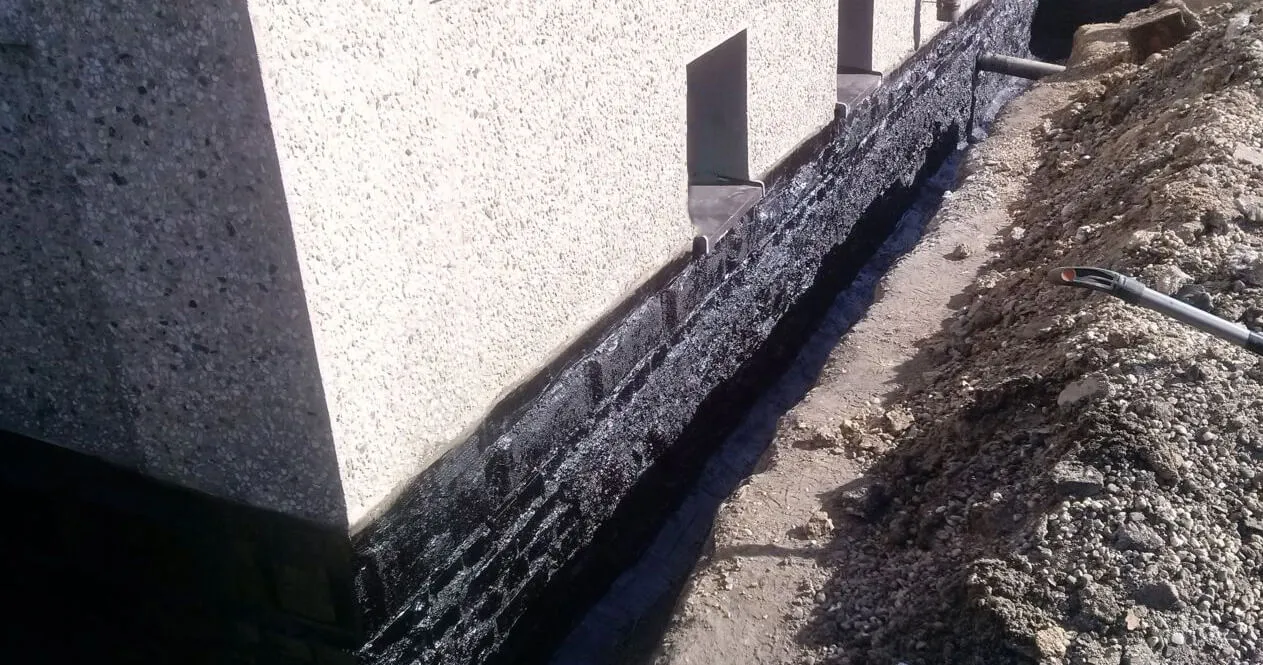 Co na izolację pionową fundamentów? Najlepsze materiały i metody