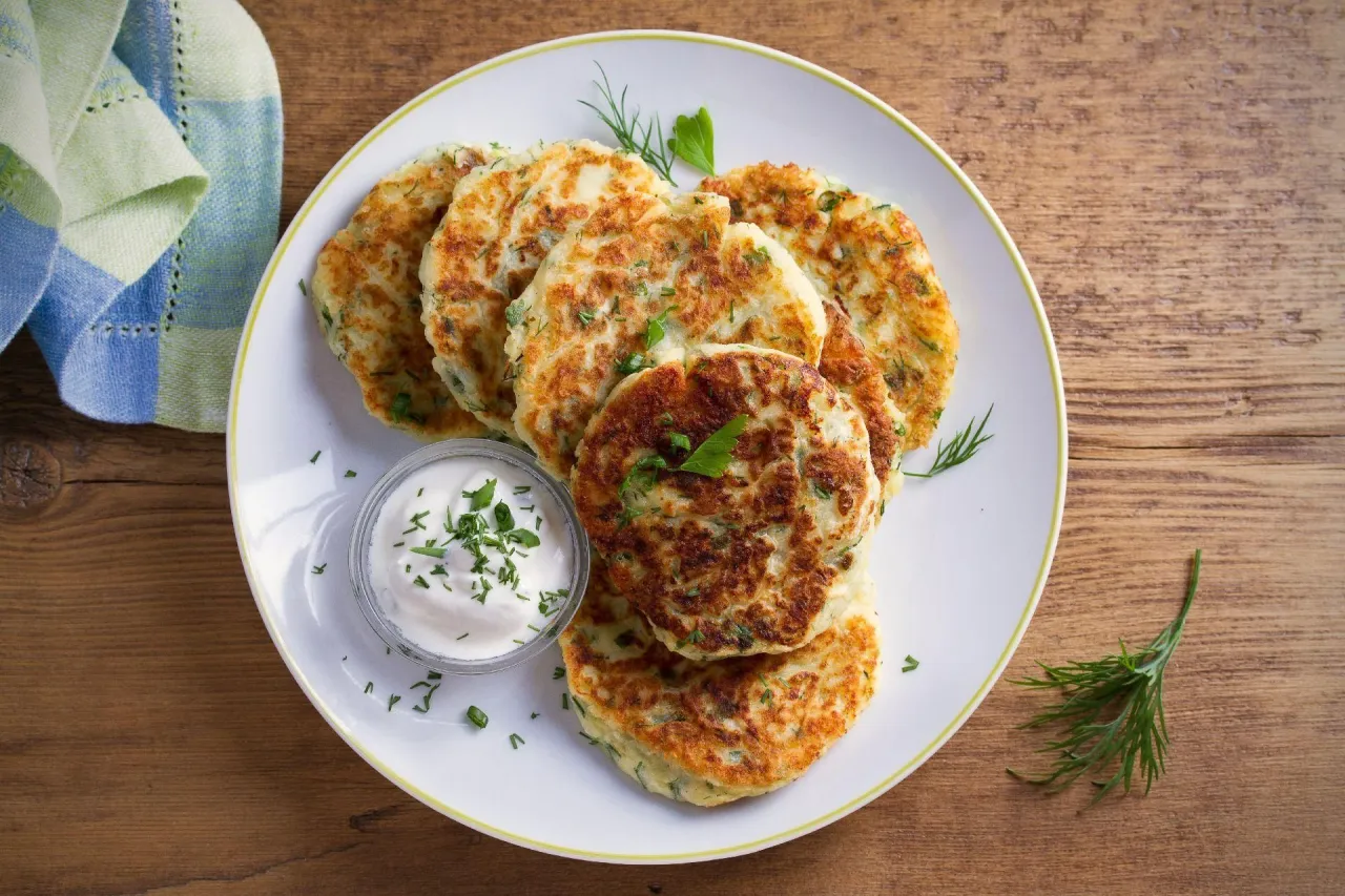 Co można zrobić z twarogu na obiad? Pyszne i proste przepisy na dania
