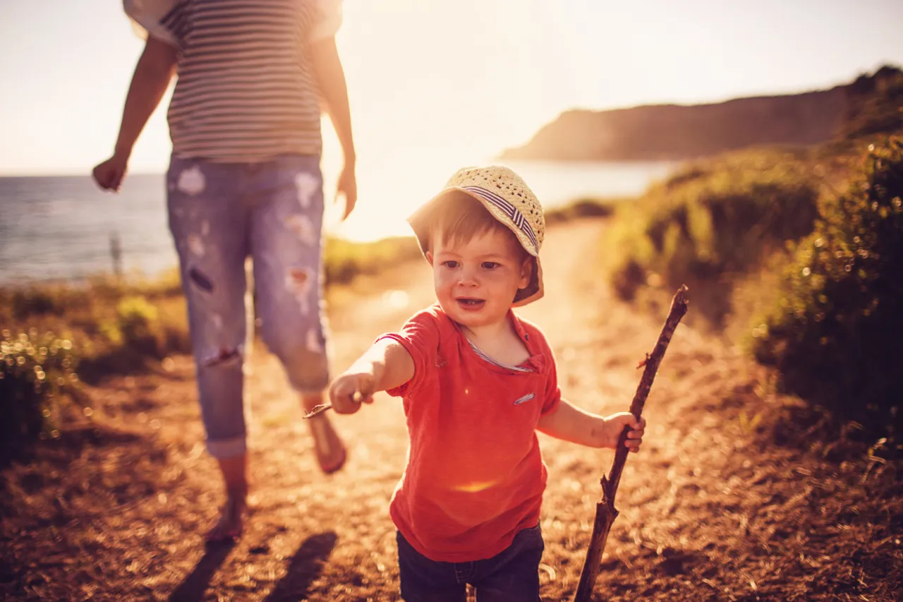 Gdzie jechać z rocznym dzieckiem: bezpieczne miejsca na wakacje