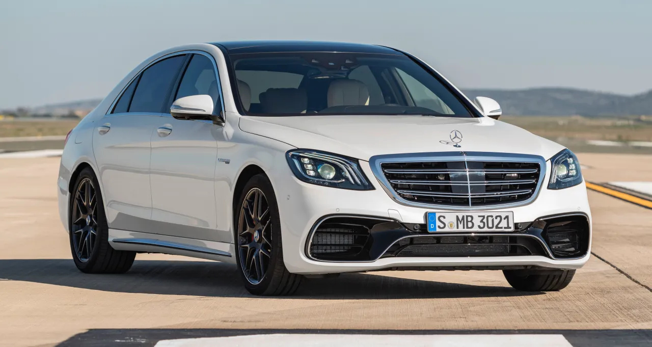 Mercedes-Benz W222 S-Class: Wszystko, co musisz wiedzieć o luksusie