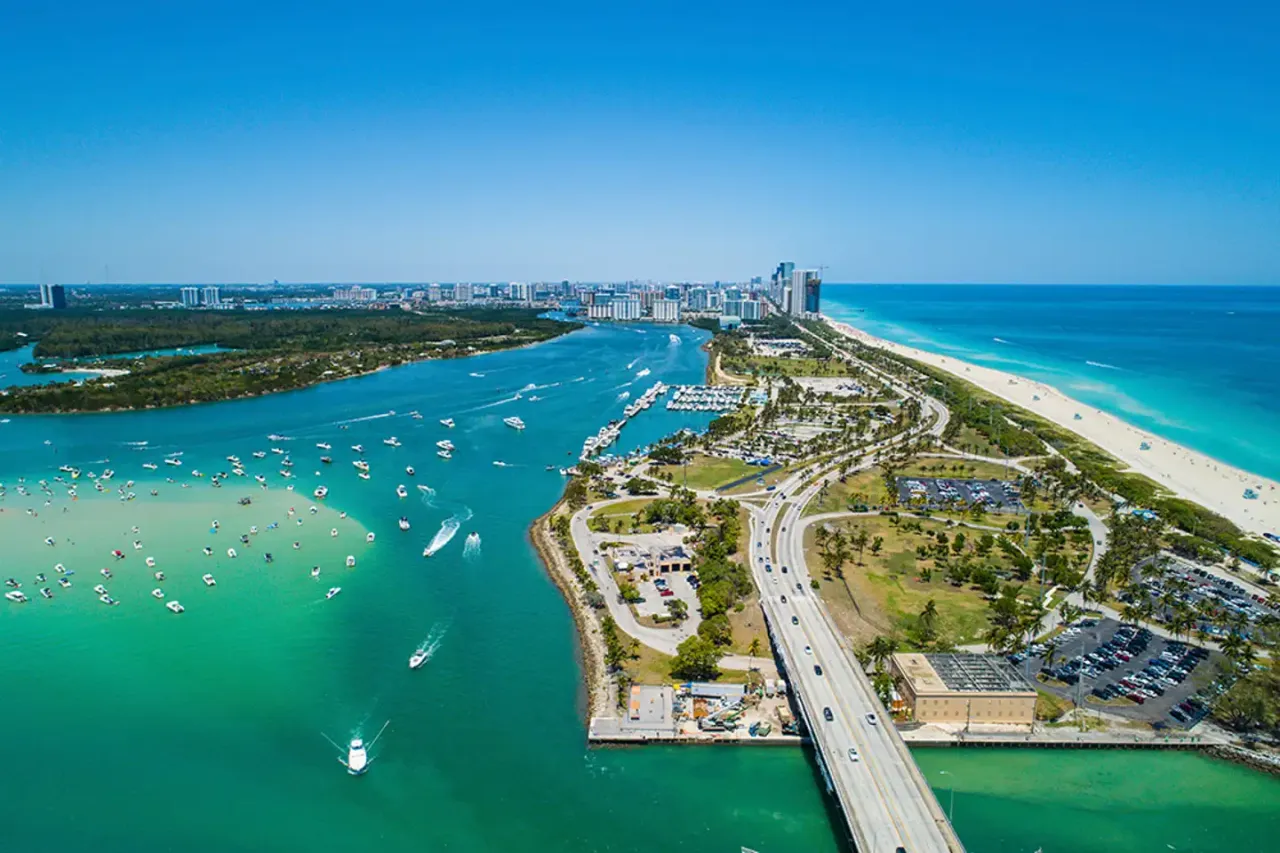 Kiedy jechać do Miami, aby uniknąć upałów i cieszyć się słońcem?