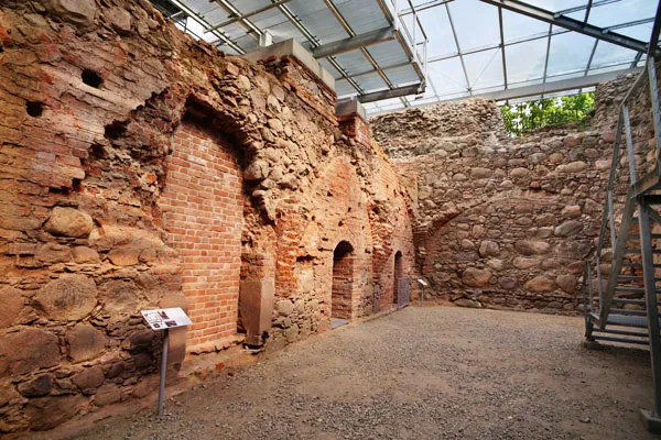 Zamek krzyżacki w Człuchowie: Tajemnice i historia, które zaskakują